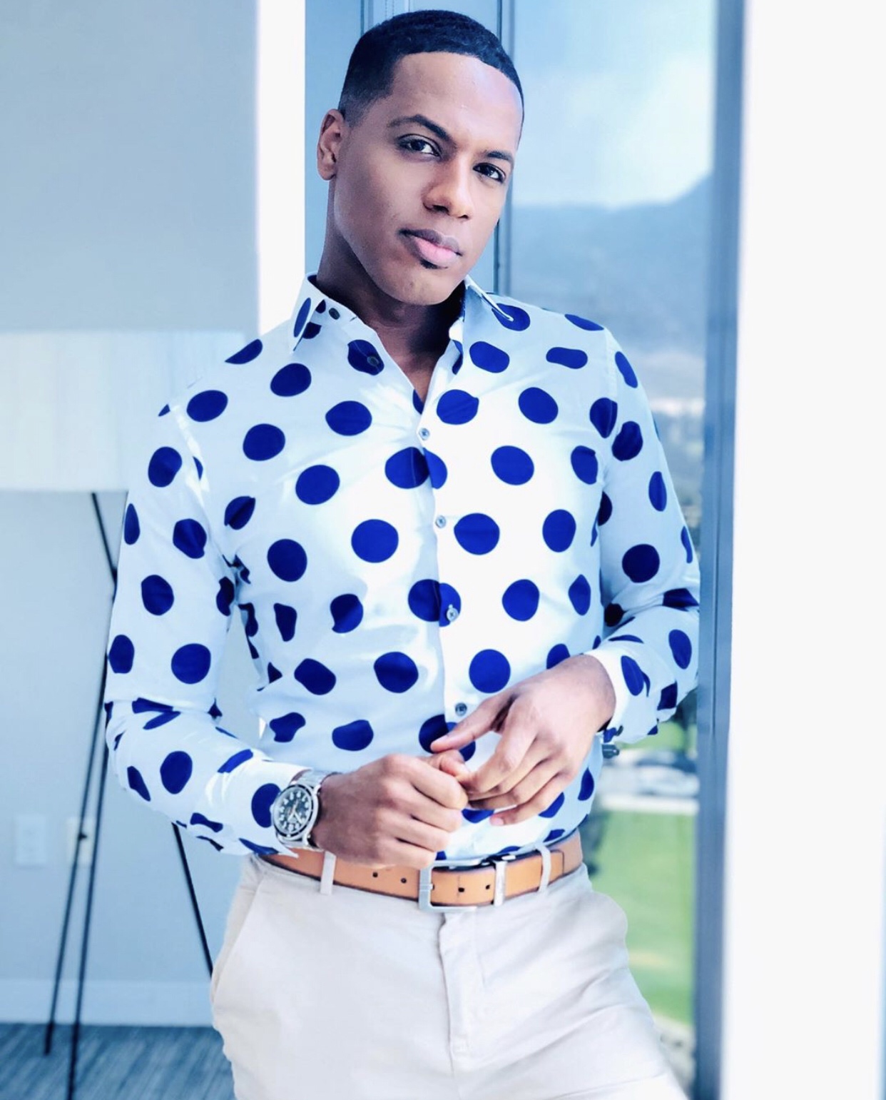 Jason Carter – TV Personality – BLU BLAZER GUY