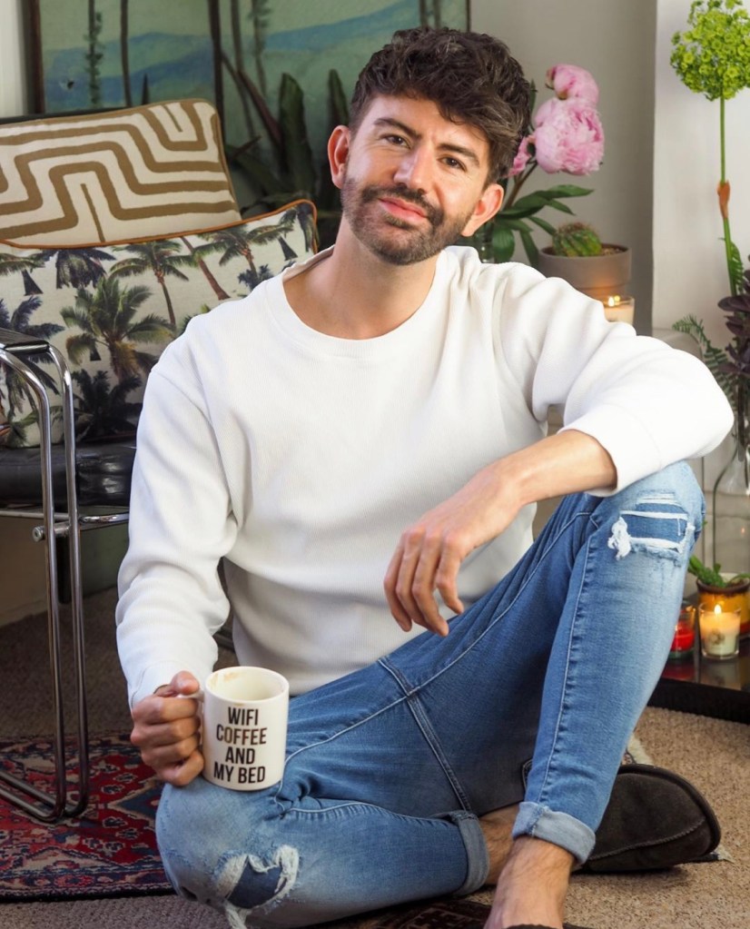 Top Gay Bloggers & Influencers – BLU BLAZER GUY